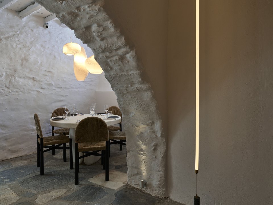 Liako: Πώς ένα κτίριο του 1900 στη Σύρο μεταμορφώθηκε σε μοντέρνο εστιατόριο -Εκπληκτική αλλαγή ...